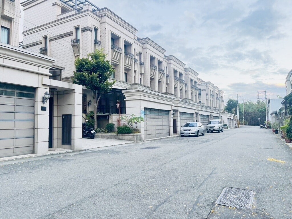 富宇帝苑台中市沙鹿區東晉東路別墅臨路雙車大地坪孝親別墅 房屋出售 樂屋網