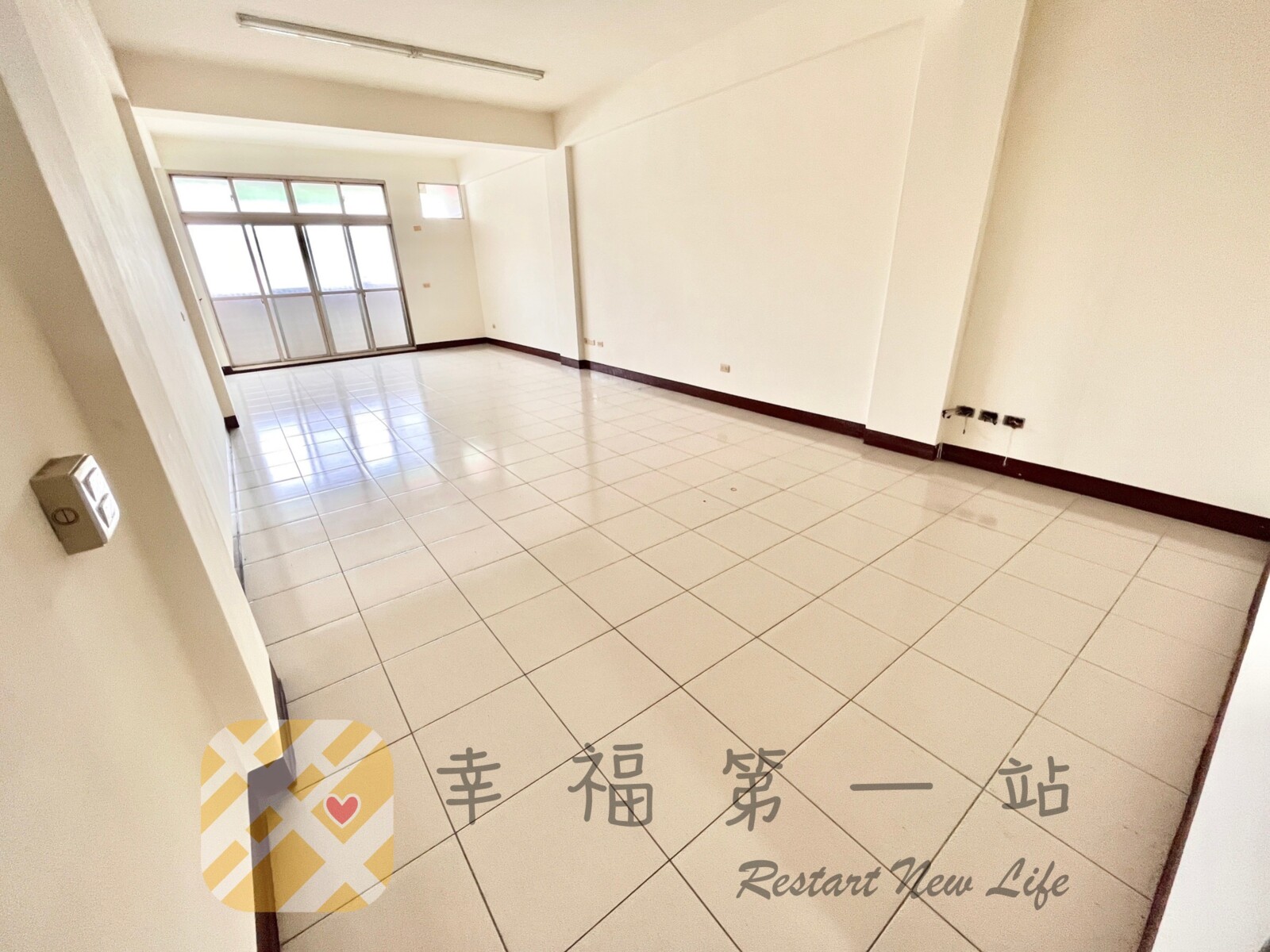 台中市南屯區黎明路一段電梯大廈 黎明路透店現況出租 不要純住家 禁寵 房屋出租 樂屋網