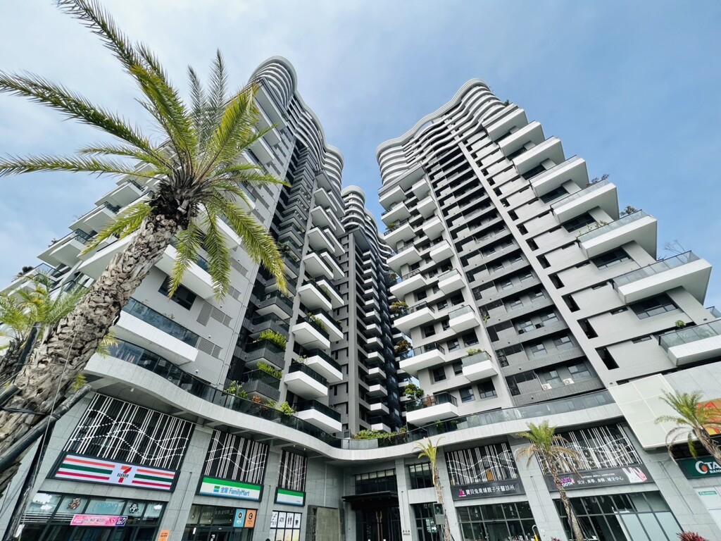 全民萬歲高雄市橋頭區經武路電梯大廈「全民萬歲」超大陽台裝潢美三房平車面棒球場捷運 房屋出售 樂屋網