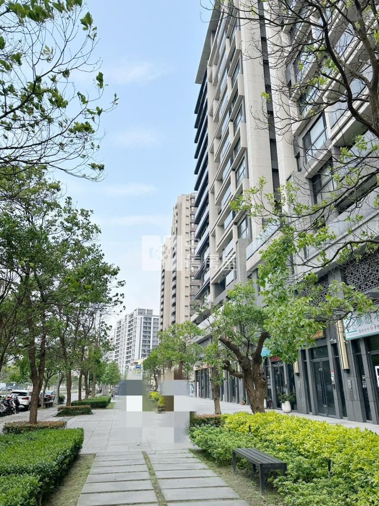 桃園市中壢區領航北路二段店面青埔a19 "富宇東方悅" 正40米路樓店 房屋出售 樂屋網