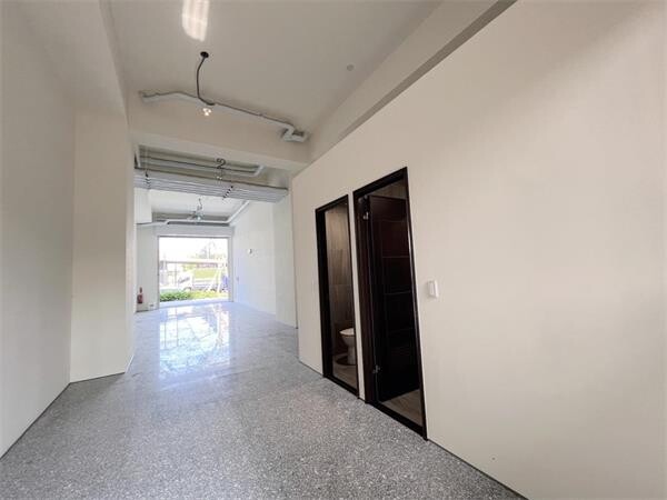 高雄市楠梓區惠正街店面鋭揚天鵝堡82期重劃區金店面s20近捷運 房屋出租 樂屋網