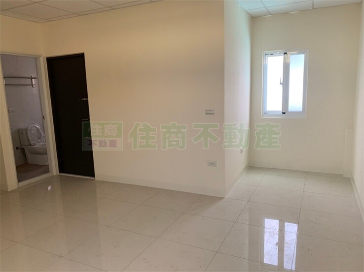 近捷運輕軌站鄰全聯菜市場 高雄市三民區買房子、房屋出售 樂屋網