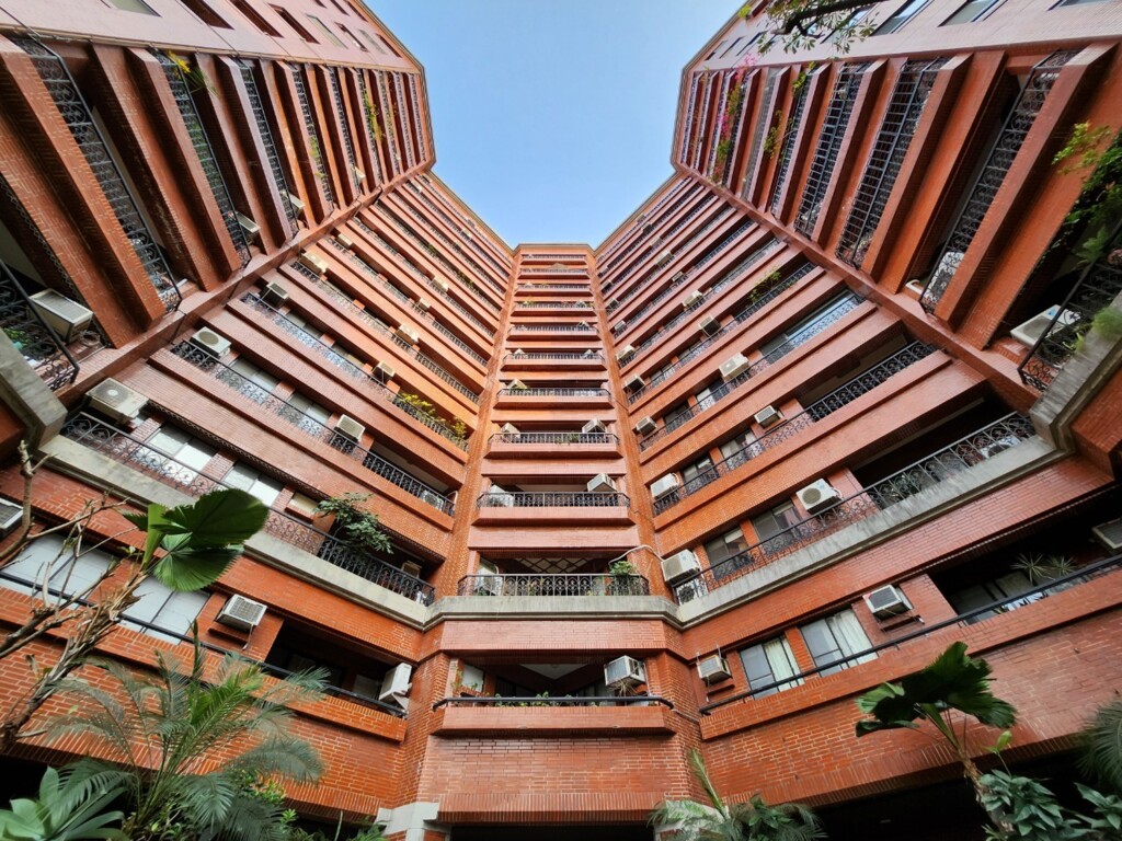 國泰中正廣場高雄市苓雅區林泉街電梯大廈 國泰中正廣場大樓 文化中心第一排大樓|三房平車 房屋出售 樂屋網