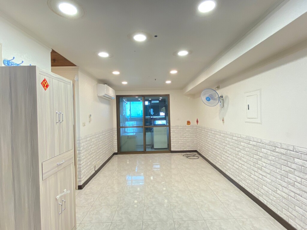 鄉城陽光鎮台南市東區中華東路二段電梯大廈陽光鎮景觀二房己租平車 房屋出售 樂屋網