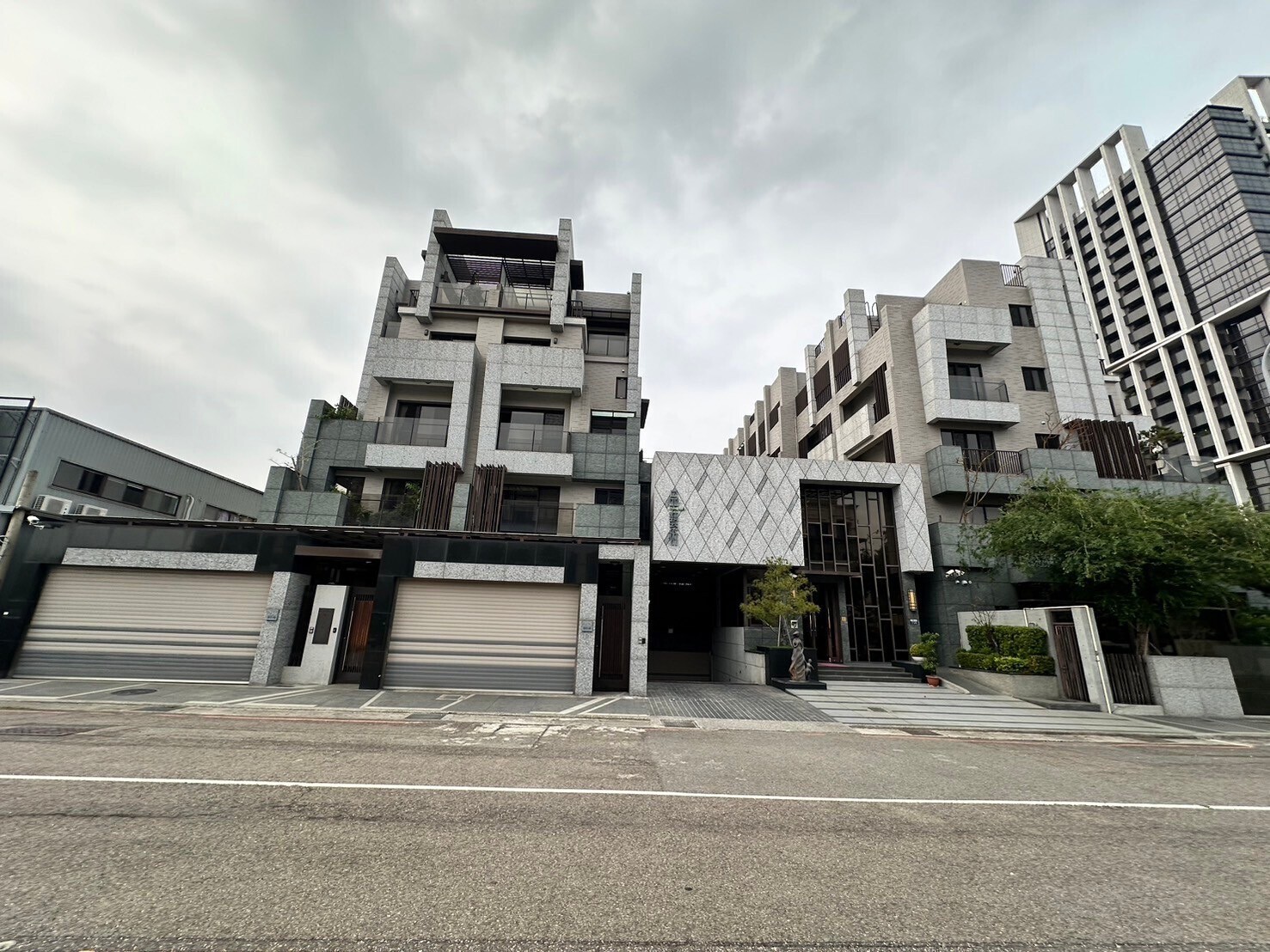 四季水悅台中市太平區旱溪西路二段電梯大廈房產專家★四季水悅大三房雙平車 房屋出售 樂屋網