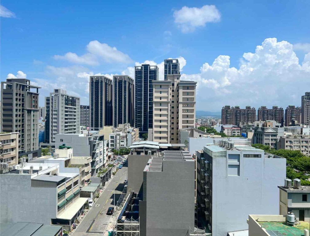 國賓大悅新竹縣竹北市勝利八街一段電梯大廈貓奴的家 勝利國中【國賓大悅】外棟/朝南/視野三房 房屋出售 樂屋網