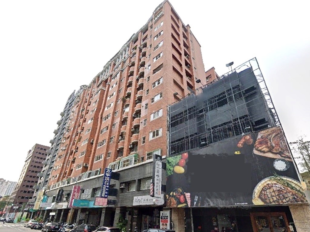 天鵝堡台中市西區向上南路一段電梯大廈台中五期家樂福棒球場商圈天鵝堡高樓5房雙平車 房屋出售 樂屋網