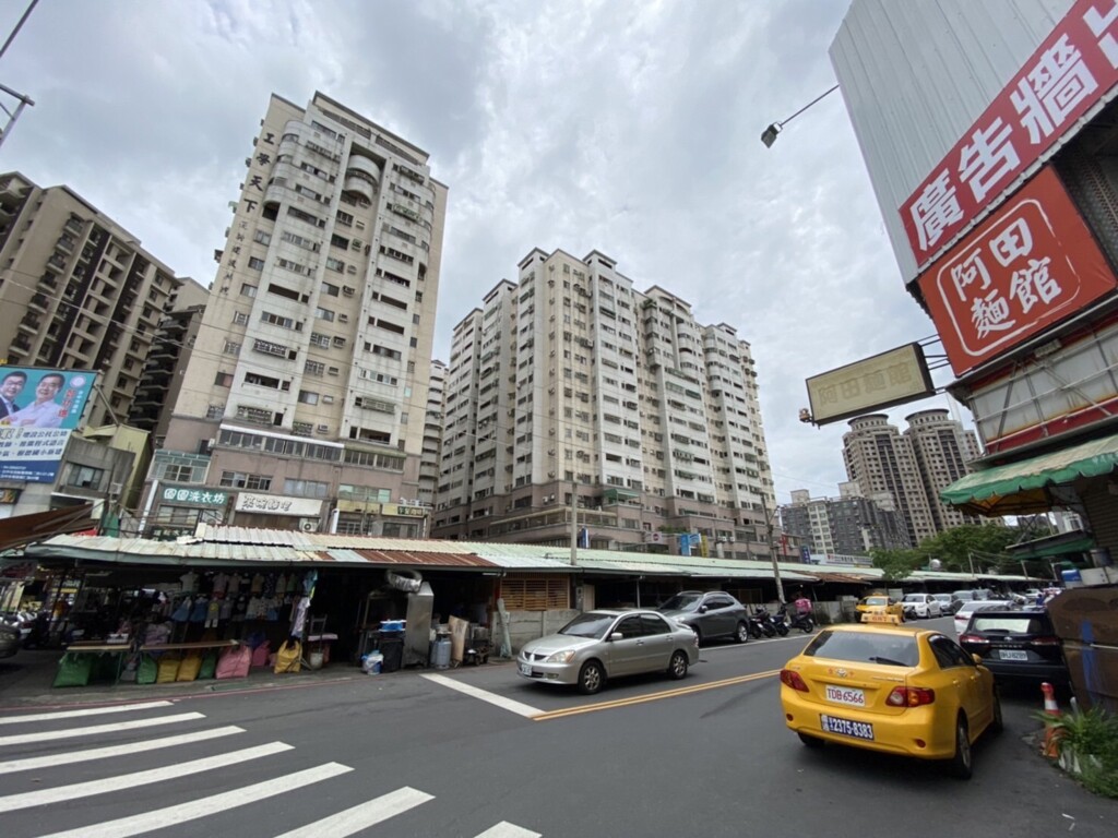 工學天下台中市南區工學北路電梯大廈投資自用首選南區工學商圈賺錢金店面人潮即是錢潮 房屋出售 樂屋網
