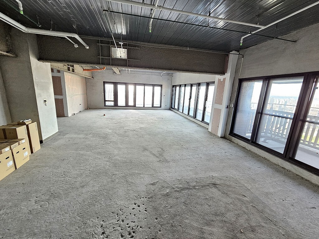 華人滙高雄市鼓山區裕誠路電梯大廈農16特區鄰捷運華人匯高樓層雙平車景觀豪邸 房屋出售 樂屋網