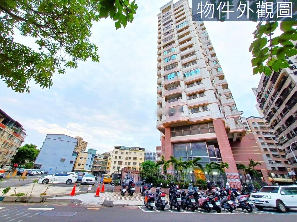 鼎山家樂福輕軌 景觀樓中樓12房雙車位 高雄市三民區康乃馨花園廣場買房子、房屋出售 樂屋網