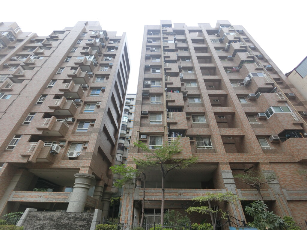 富國大街高雄市左營區嘉慶街電梯大廈富國大街 房屋出售 樂屋網
