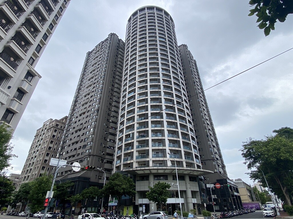 未來之翼c區台中市南區東興路一段電梯大廈中山醫未來之翼雙套房無敵視野附車位 房屋出售 樂屋網