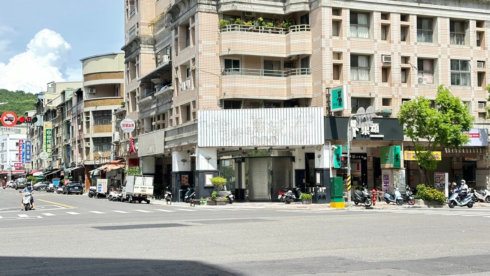 高雄市鼓山區九如四路☑️內惟地標☑️美術館旁黃金三角窗12樓店出租 樂屋網