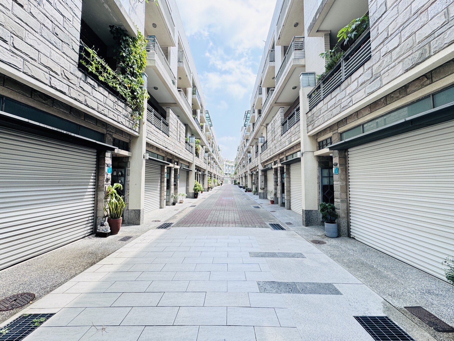 文化香榭台南市東區崇德十二街電梯大廈『正東區｜低總價崇明三房車位』 房屋出售 樂屋網