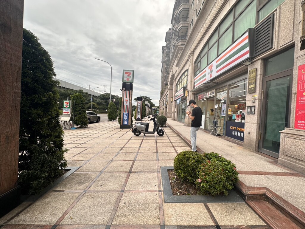 城市勳章桃園市大園區高鐵北路二段電梯大廈青埔a17超值2樓商辦及店鋪 房屋出租 樂屋網