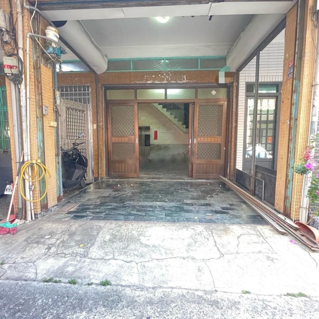 草衙捷運|活巷騎樓透天 高雄市前鎮區買房子、房屋出售 樂屋網