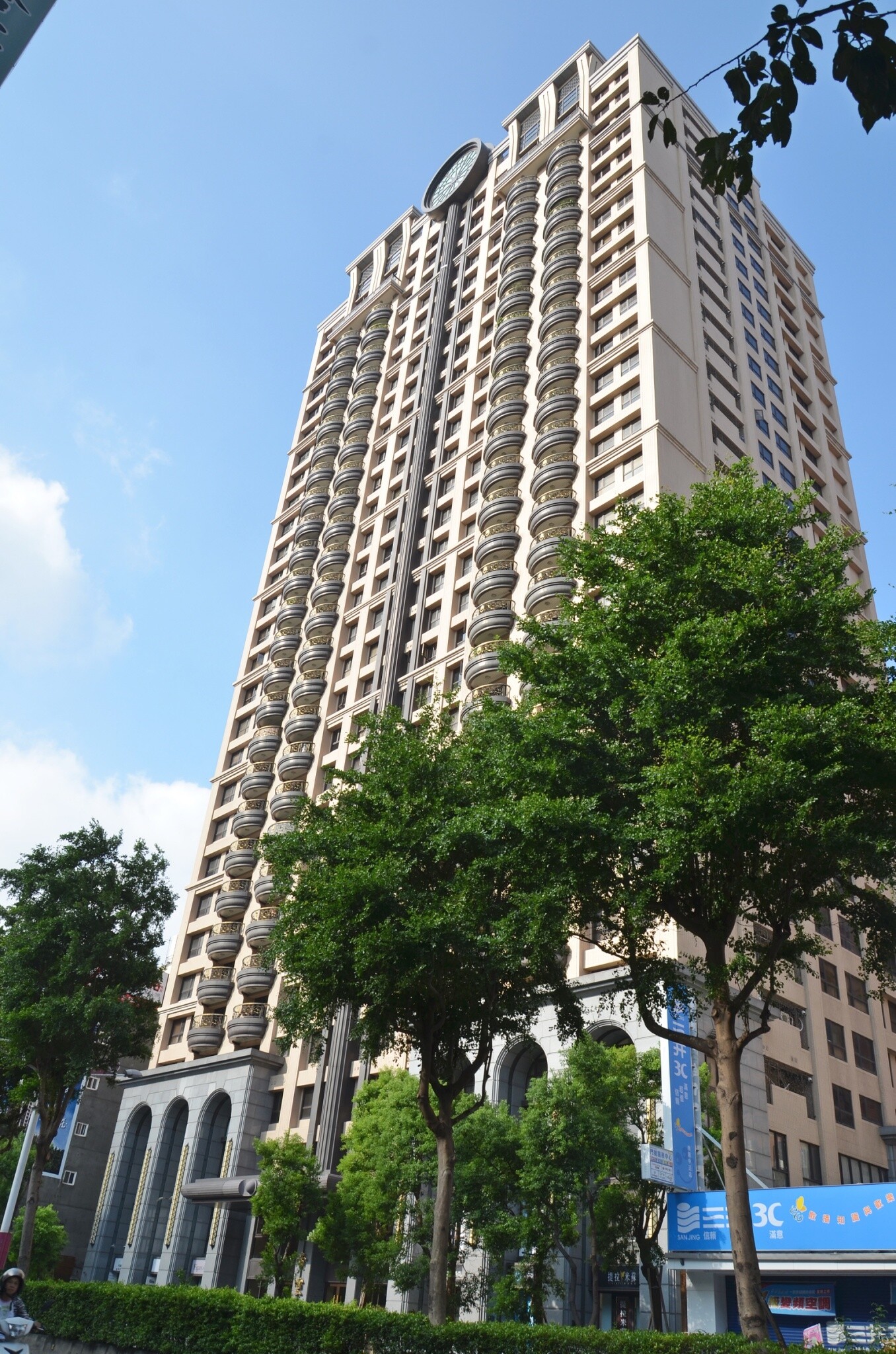 合雄帝璽桃園市桃園區中正路電梯大廈桃園藝文特區捷運宅★ღ合雄帝璽4房雙主景觀宅 房屋出售 樂屋網