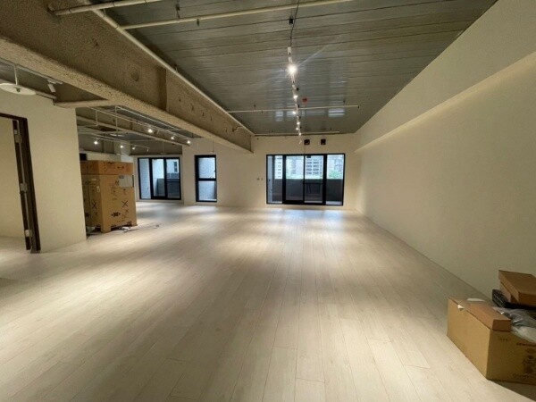 臺中帝寶台中市西屯區台灣大道三段電梯大廈七期唯一破百坪免四千萬，接待所住家皆適宜 房屋出售 樂屋網