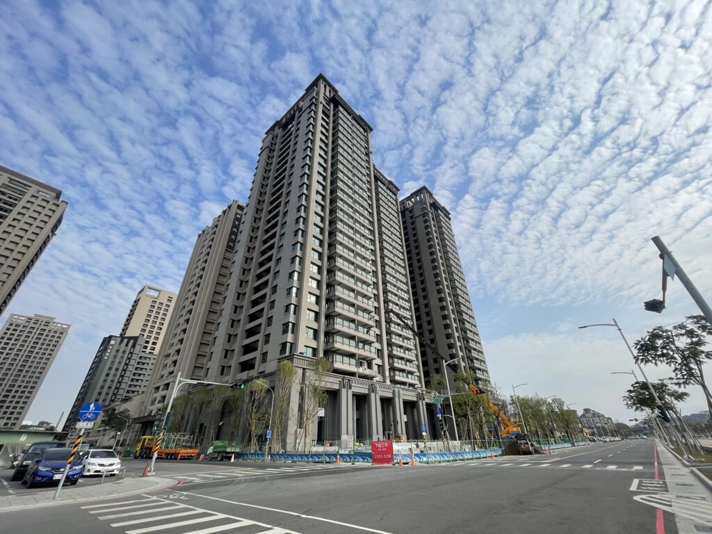 皇苑御之苑高雄市鼓山區馬卡道路電梯大廈美術館皇苑御之苑高樓3房平車 房屋出售 樂屋網