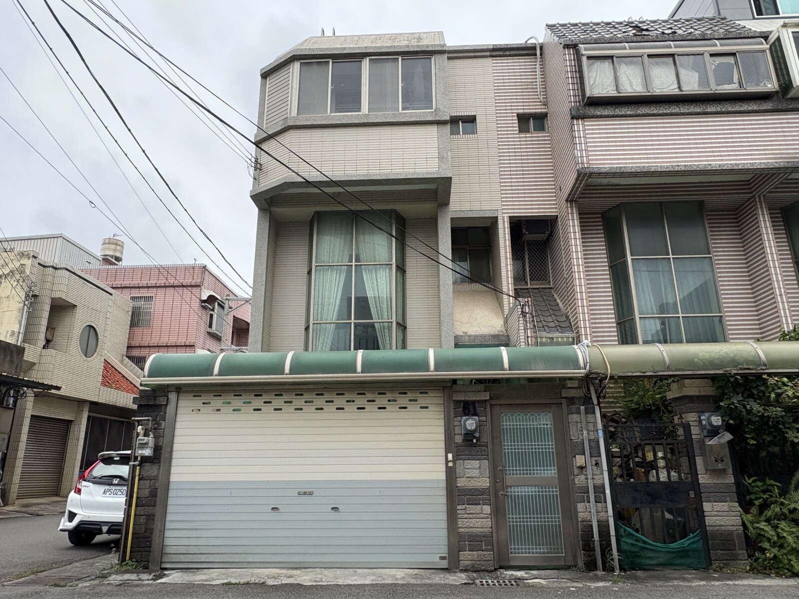 南寮 邊間四房室內車庫~免整理大透天 新竹市香山區買房子、房屋出售 樂屋網