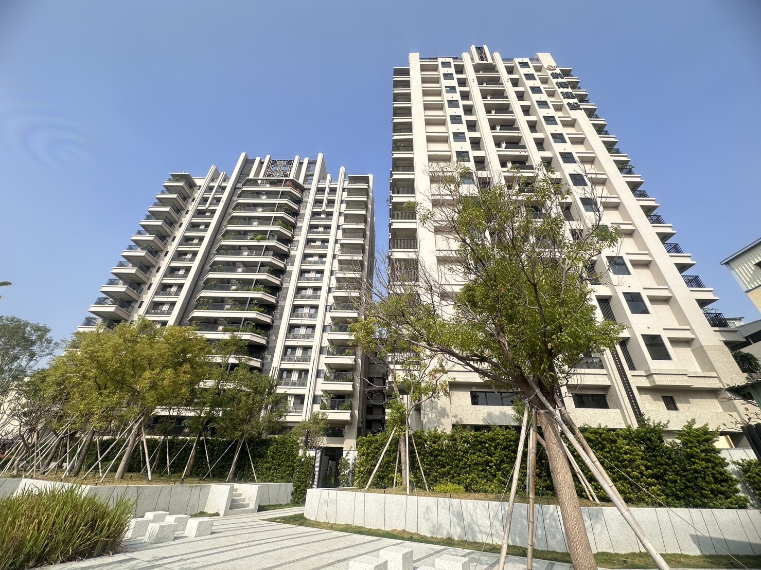 鋭揚捷仕堡高雄市鳳山區瑞興路電梯大廈 ️銳揚捷仕堡景觀露台兩房平車 ️ 房屋出售 樂屋網