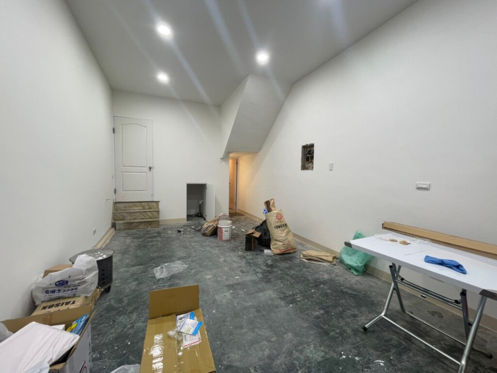 屏東緯城金座屏東縣屏東市建興南路電梯大廈縣民公園12店住出租 近學校公園 大馬路旁好停車 房屋出租 樂屋網