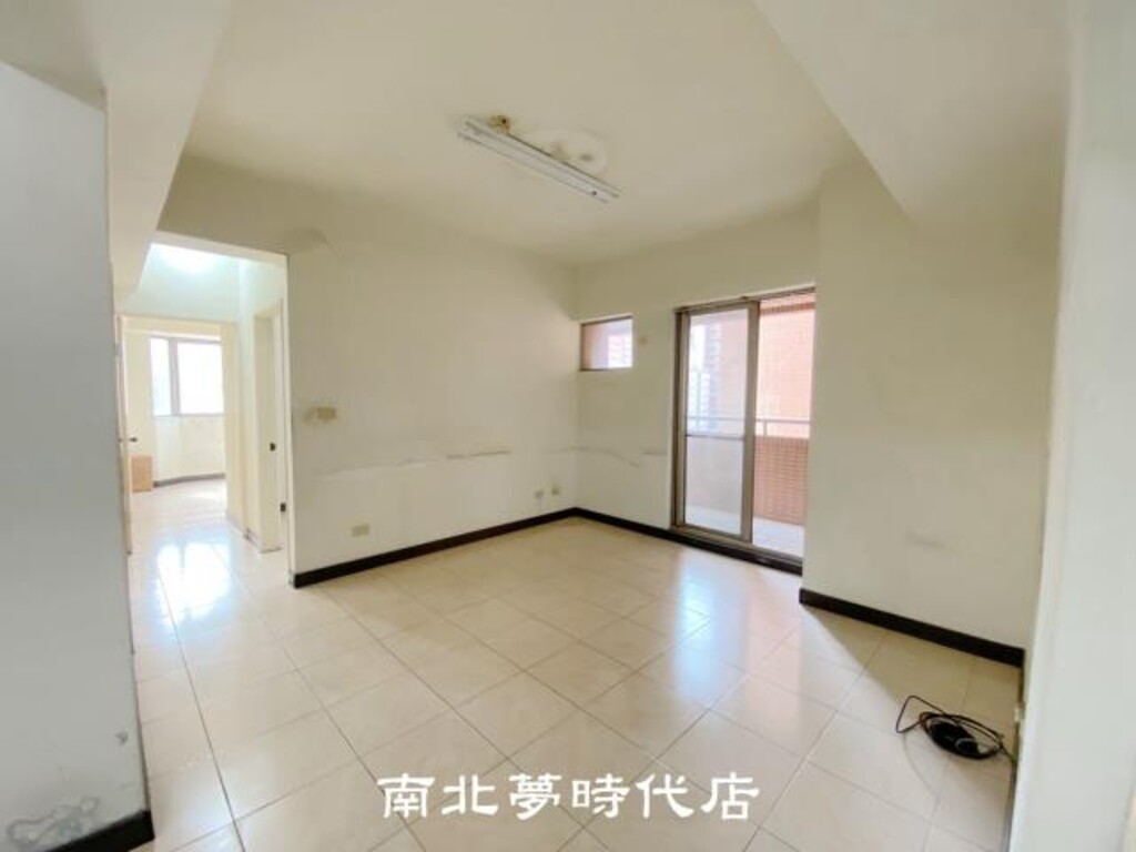 高雄市左營區富國路電梯大廈~富國路蛋黃區大三房 高雄市左營區富國路 房屋出售 樂屋網