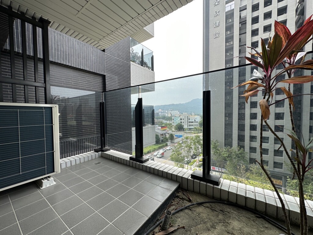 美樹大悦大樓區高雄市三民區十全三路電梯大廈 美術大悅~~輕裝兩房平移車位 房屋出售 樂屋網