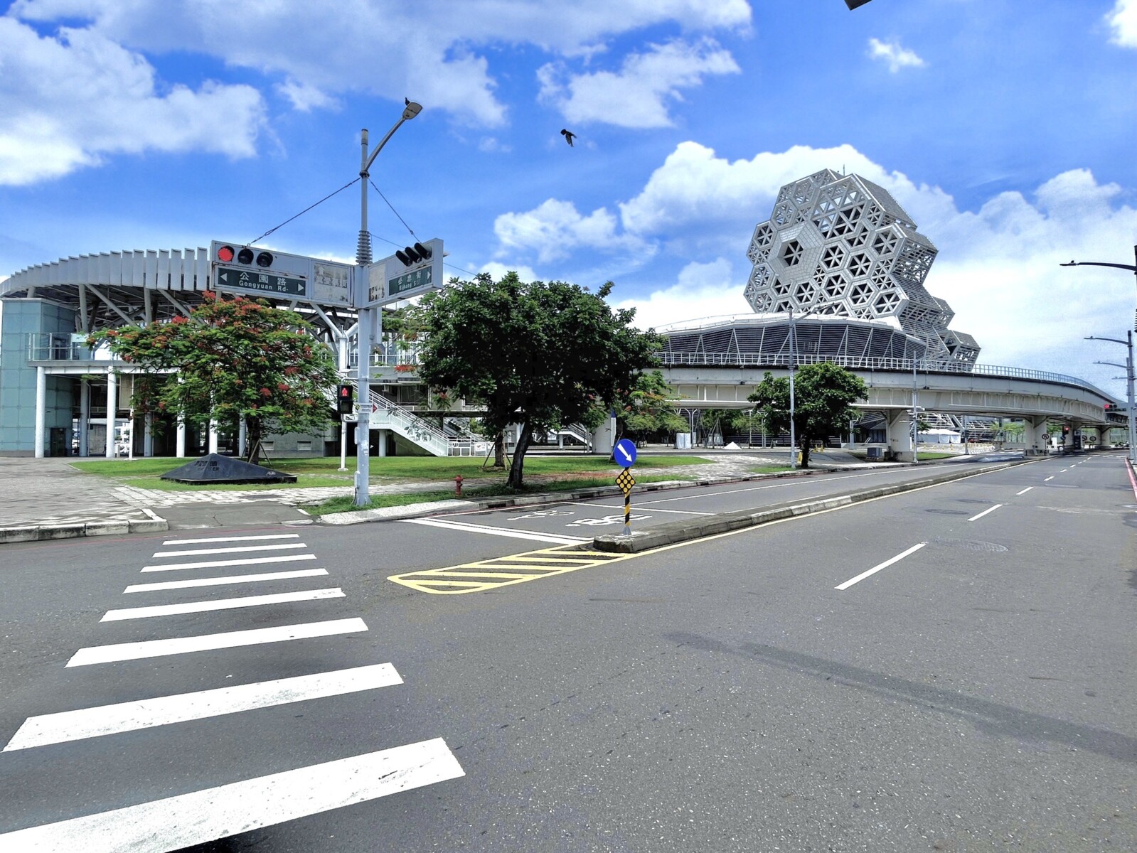 獨賣駁二公園旁多功能景觀透天 高雄市鹽埕區買房子、房屋出售 樂屋網