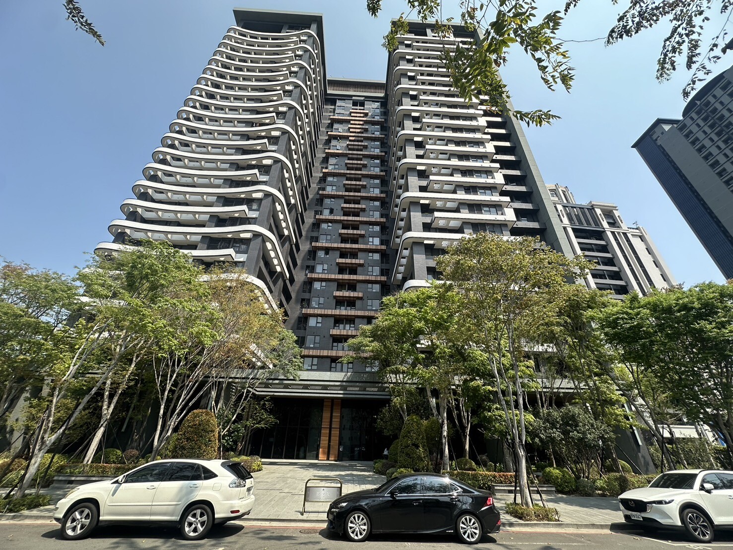 台中市南屯區大墩七街電梯大廈★獨家專賣★柏克萊精裝兩房車 房屋出售 樂屋網