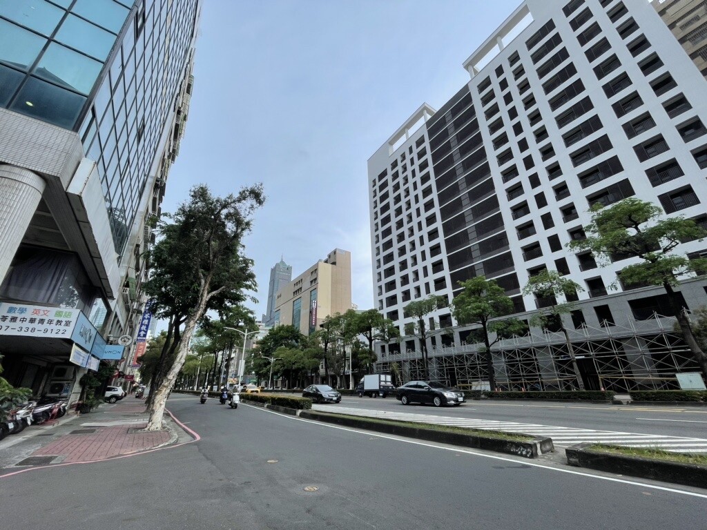 明鴻大樓高雄市苓雅區中華四路電梯大廈 亞灣高樓1213f商住平車(專約) 房屋出售 樂屋網