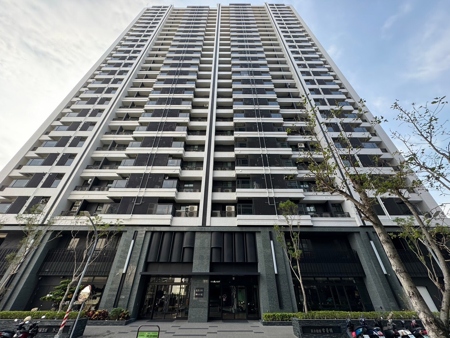 桂林商圈【常景錄 全新裝潢高樓層2房車位 高雄市小港區常景錄買房子 樂屋網