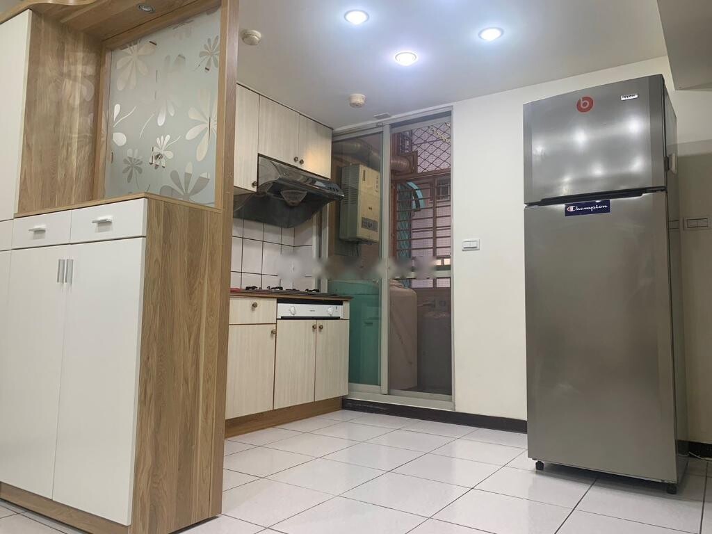 長頸鹿新北市淡水區新春街電梯大廈學區挑高超低總價大坪數31房 房屋出售 樂屋網