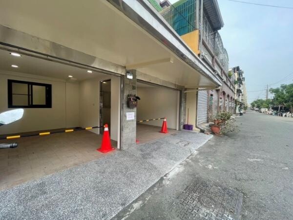 高雄市楠梓區興楠路公寓專員⭐️楠梓法院⭐️大面寬雙併車庫⭐️翻新一樓公寓 房屋出售 樂屋網