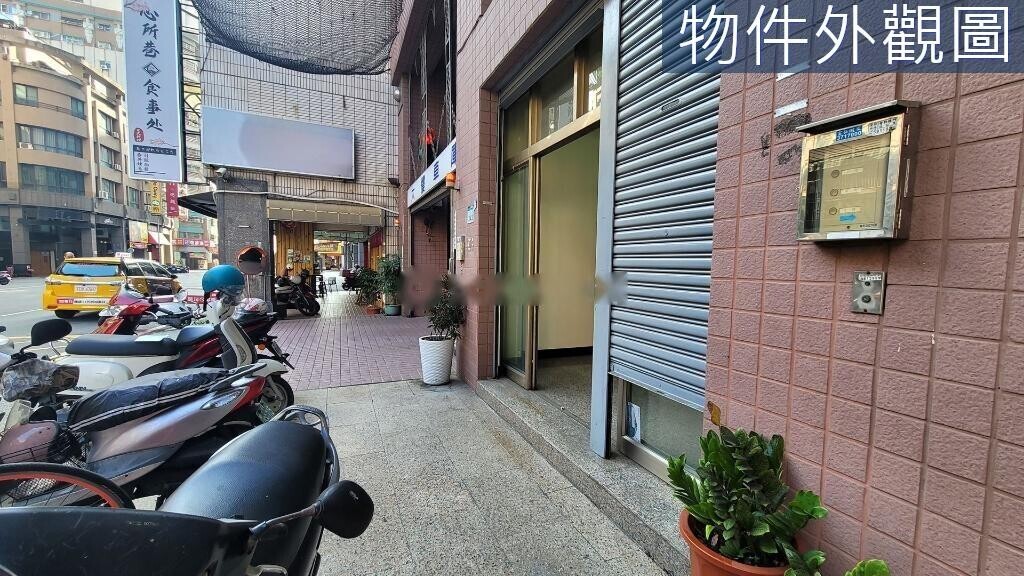 R15崇德商圈店住合一金店面平移車位 高雄市左營區博愛豪景買房子、房屋出售 樂屋網