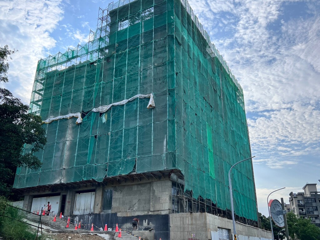 學府首席no2新竹市東區明湖路電梯大廈學府首席2期三房平車~住商志銘 房屋出售 樂屋網