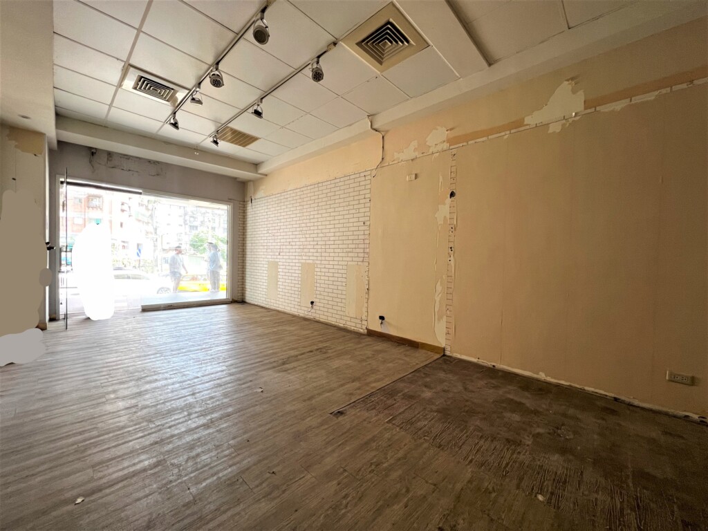 新北市汐止區大同路二段電梯大廈️大同路二段20坪超顯目店面，廣告效益高️ 房屋出租 樂屋網