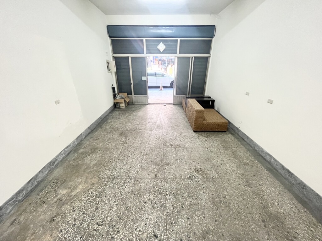 台中市大里區塗城路透天厝黃金住店 整棟4樓 六房 營登 台水電 門前停車 房屋出租 樂屋網