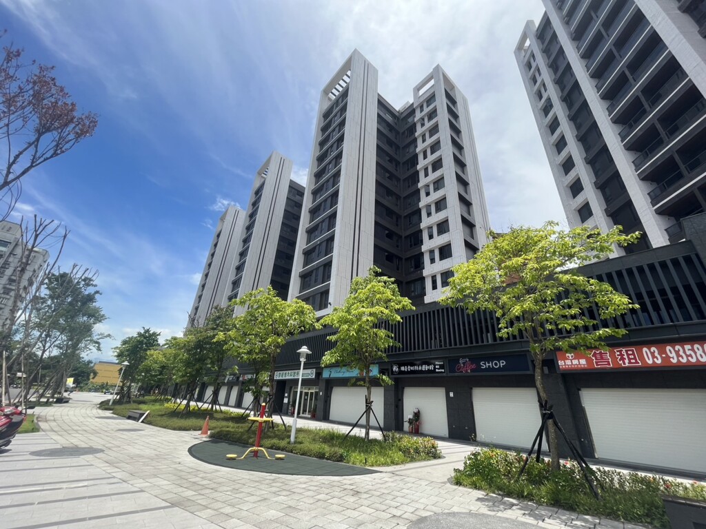謙和宜蘭縣宜蘭市農權路三段電梯大廈小羽好房宜蘭市超新黃金地段輕屋齡裝潢三房平車 房屋出售 樂屋網