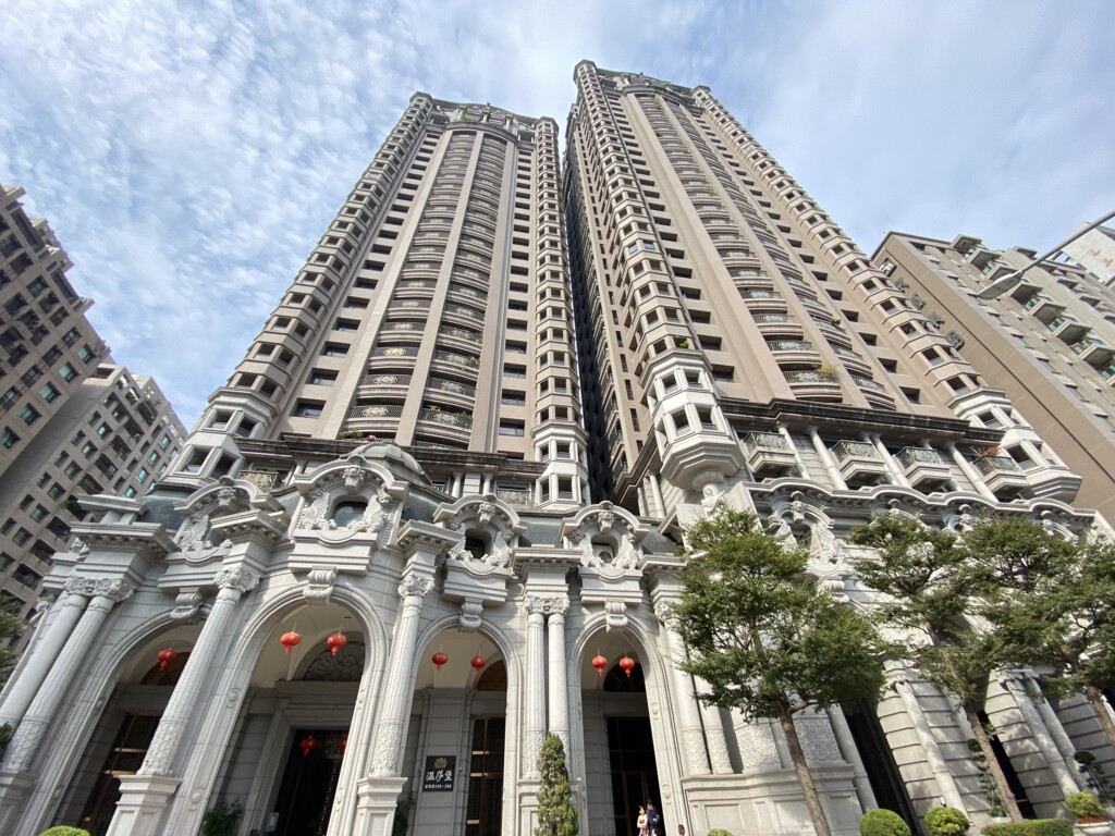 ★少住★超新屋況★農十六3房雙平車 歐式古典精品屋 高雄市鼓山區溫莎堡買房子、房屋出售 樂屋網