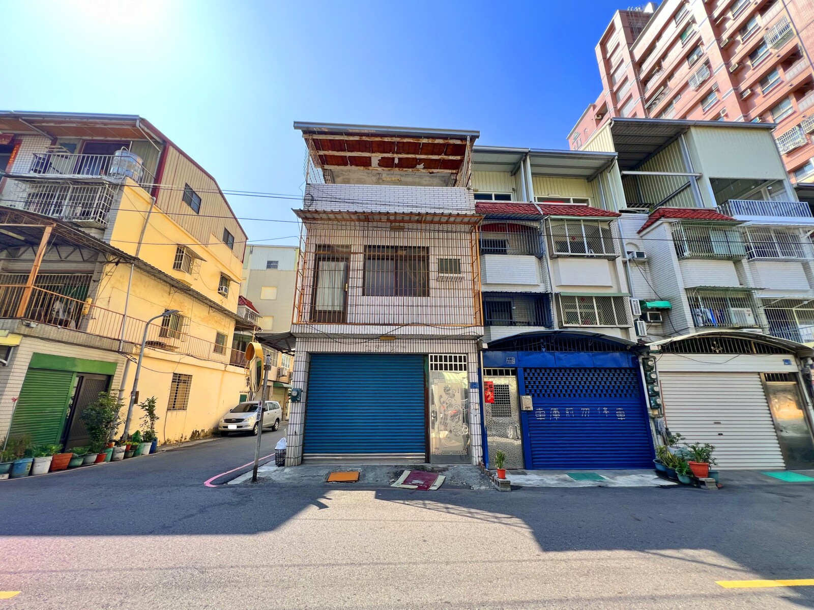 高雄市左營區榮德街透天厝高鐵榮總商圈│店住增建滿│雙臨路邊間 房屋出售 樂屋網