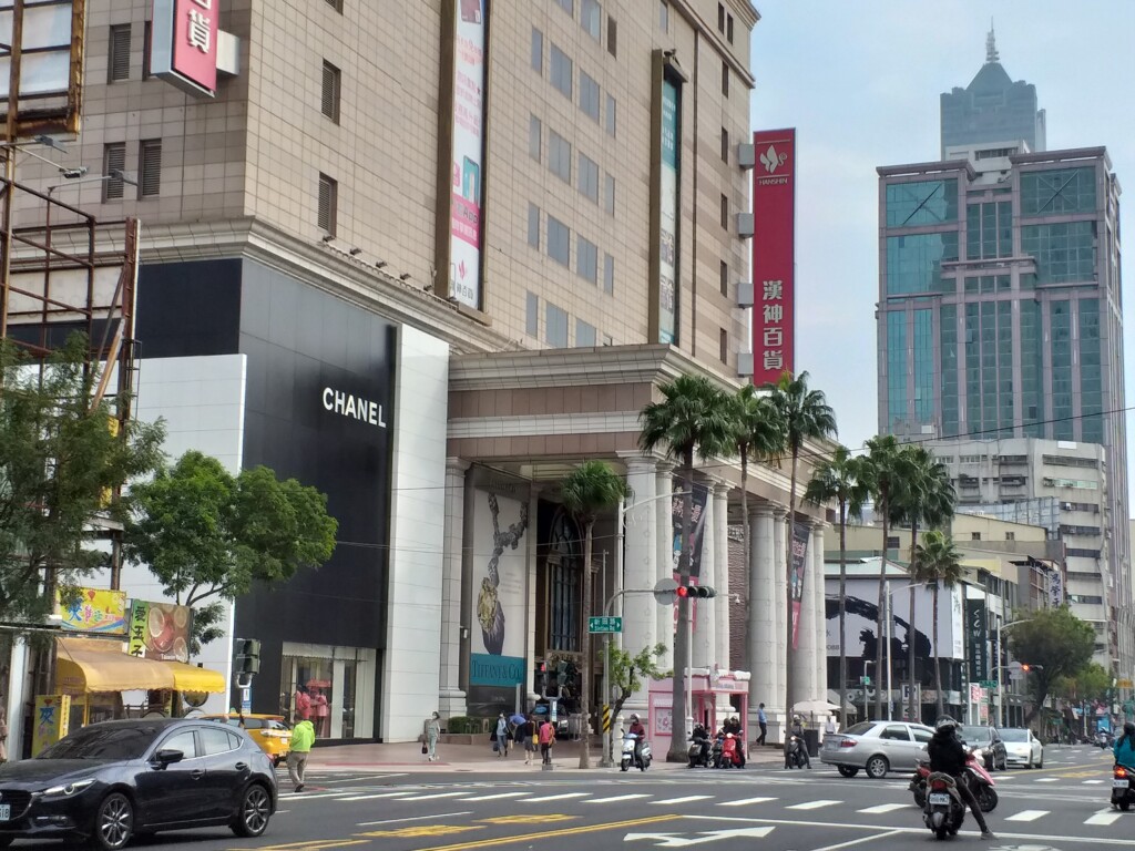 萬國商業大樓高雄市苓雅區五福三路電梯大廈漢神百貨旁三角窗住辦大樓 房屋出租 樂屋網