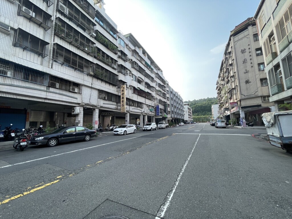 ️夯美術館正路稀有騎樓可停車黃金透天店面 高雄市鼓山區買房子、房屋出售 樂屋網