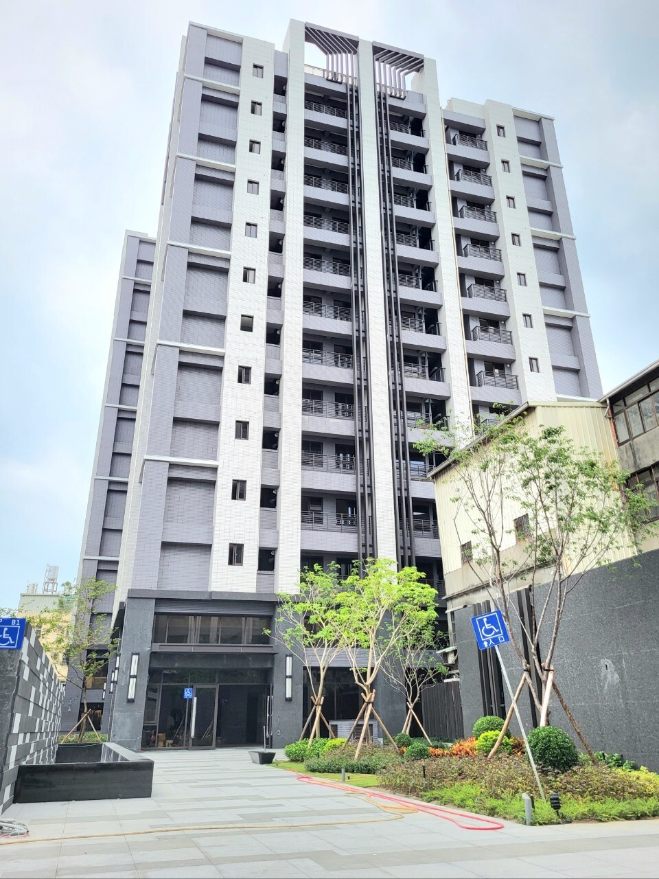 鼎佳二和台中市大雅區雅潭路四段電梯大廈大雅鼎佳 二房平車 房屋出售 樂屋網