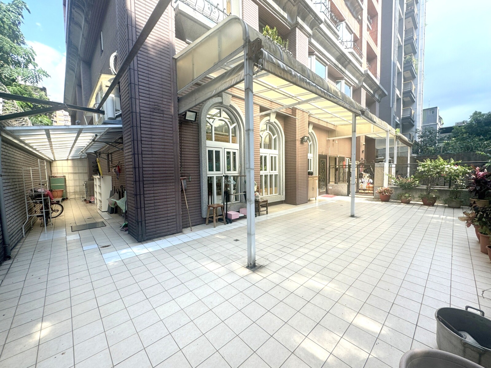 【永慶小簡】麗池挑高一樓.超大庭院~影片 新北市板橋區麗池花園c區買房子、房屋出售 樂屋網