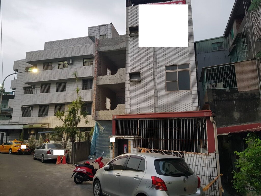 高雄市鳳山區武營路透天厝降價了 五甲瑞隆商圈 大地坪車庫透天降 房屋出售 樂屋網