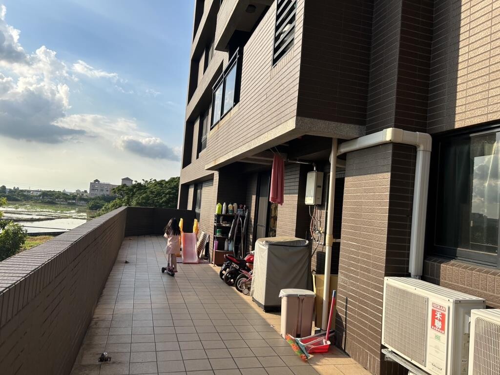鴻築微風鴻築微城市no2桃園市桃園區中山路電梯大廈鴻築微風,大露台21房車,近龍安商圈 房屋出售 樂屋網
