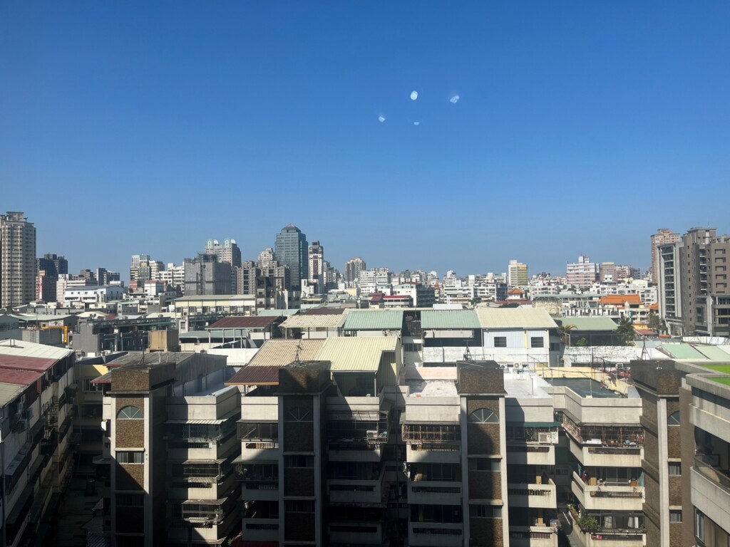 豐邑璞玉台中市北區太原路三段電梯大廈驚喜價!豐邑綠園道永久視野!四房雙平車!全新雙衛! 房屋出售 樂屋網