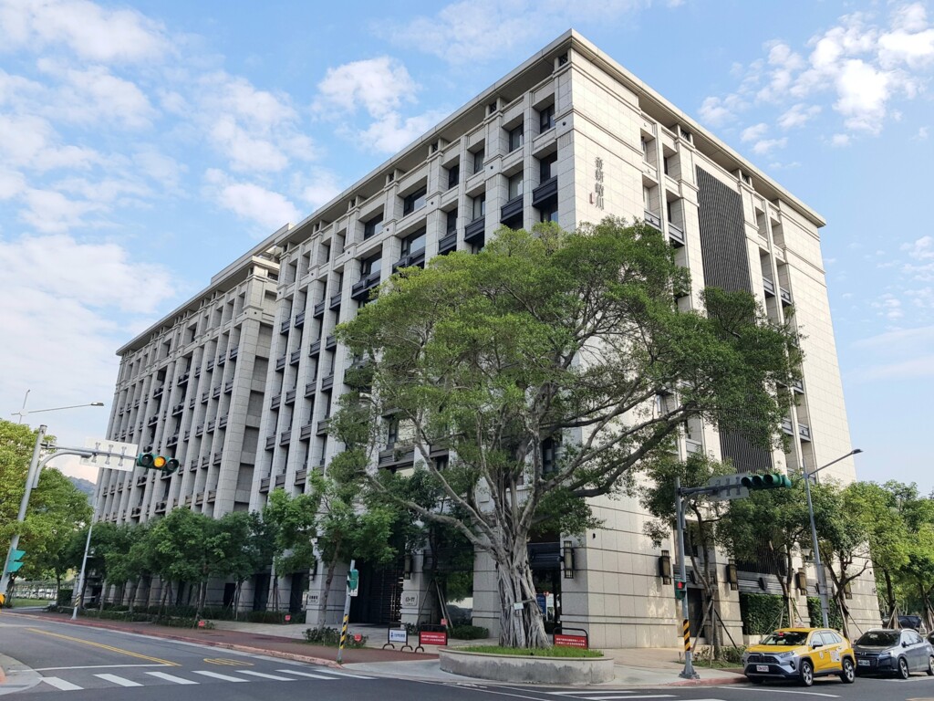 華固奇妍晴川台北市北投區三合街一段電梯大廈 ️奇岩華固晴川大器面公園四房雙車位 ️威廉 房屋出售 樂屋網