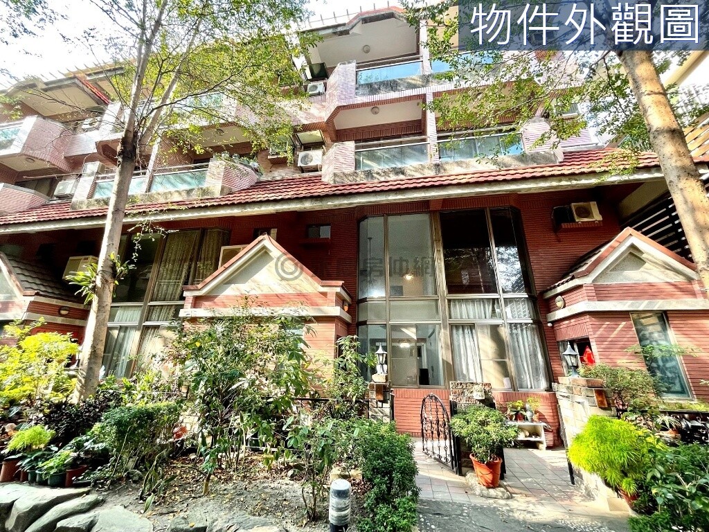 高雄市仁武區仁雄路透天厝仁雄商圈｜鬧中取靜｜花園庭院｜車庫別墅 房屋出售 樂屋網